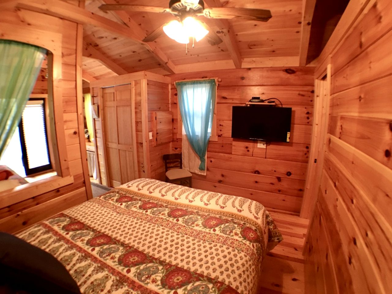 #14 Hester - Gypsy Cottage, Tiny Houses, Sevierville, United States of ...