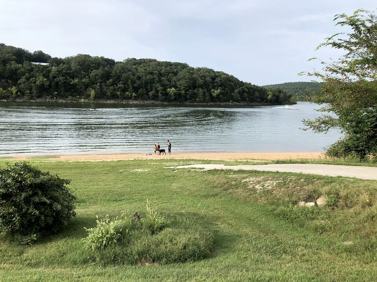 Beautiful View, Perfect Location! Ideal for family, friends, or ...