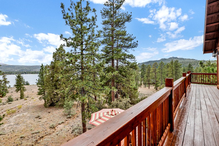 2261-Cozy Lakeview Hideaway, Cabins, Fawnskin, United States of America ...