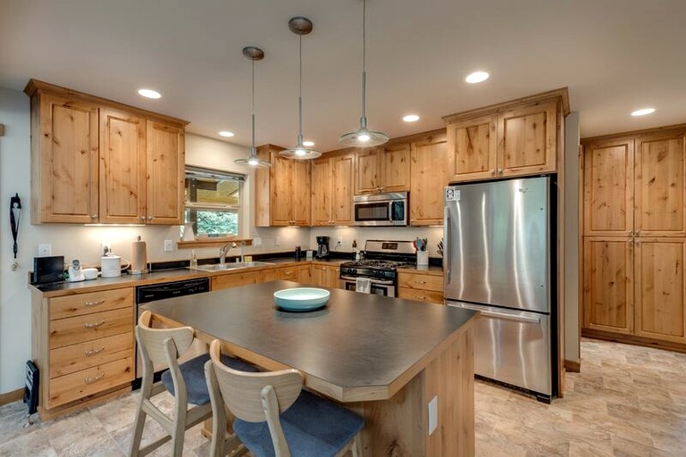 52GS - Hot Tub - WiFi - Pets Ok - Wood Stove - Sleeps 6, Cabins ...