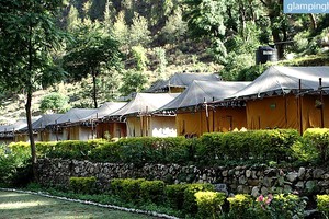 Tent Lodge Retreat in India | Deluxe Eco-lodge in Indian Mountains