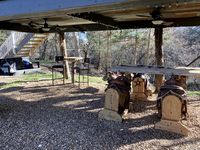 Yellowstone Treehouse, Tree Houses, Forestburg, United States of ...