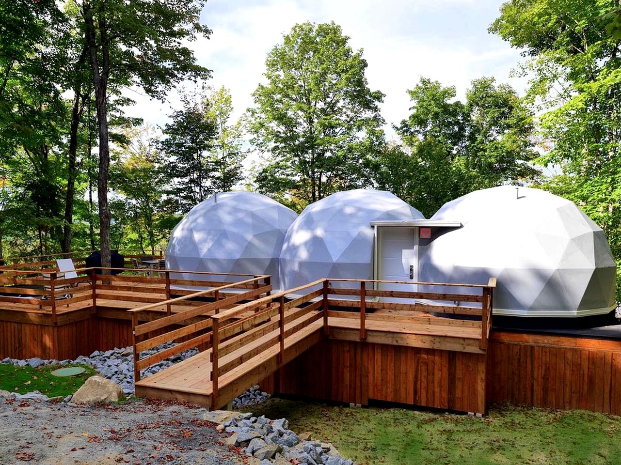 Mont Tremblant Glamping Dome with Lake Access and Sauna