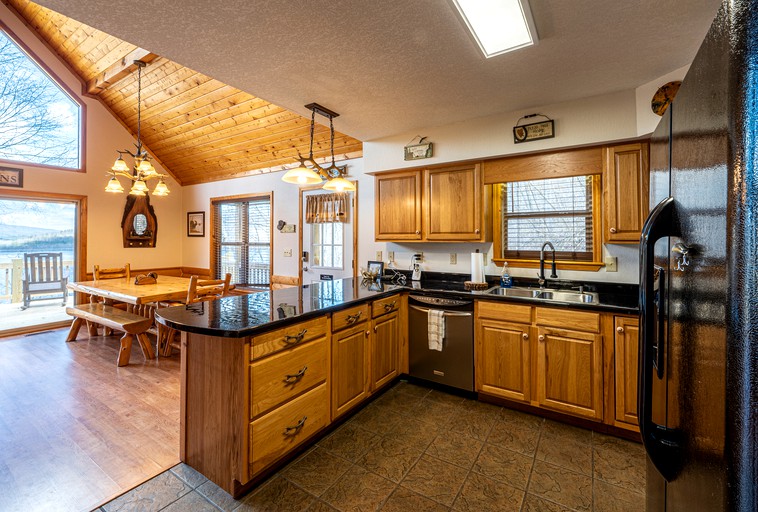 Ridgetop Lakeview Retreat - 4 Bedroom Cabin on Lake Nantahala w ...