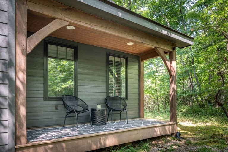 Adventure Awaits: Ski Resort, Slopes 2 Min, Hot Tub, Fire Pi, Cabins ...