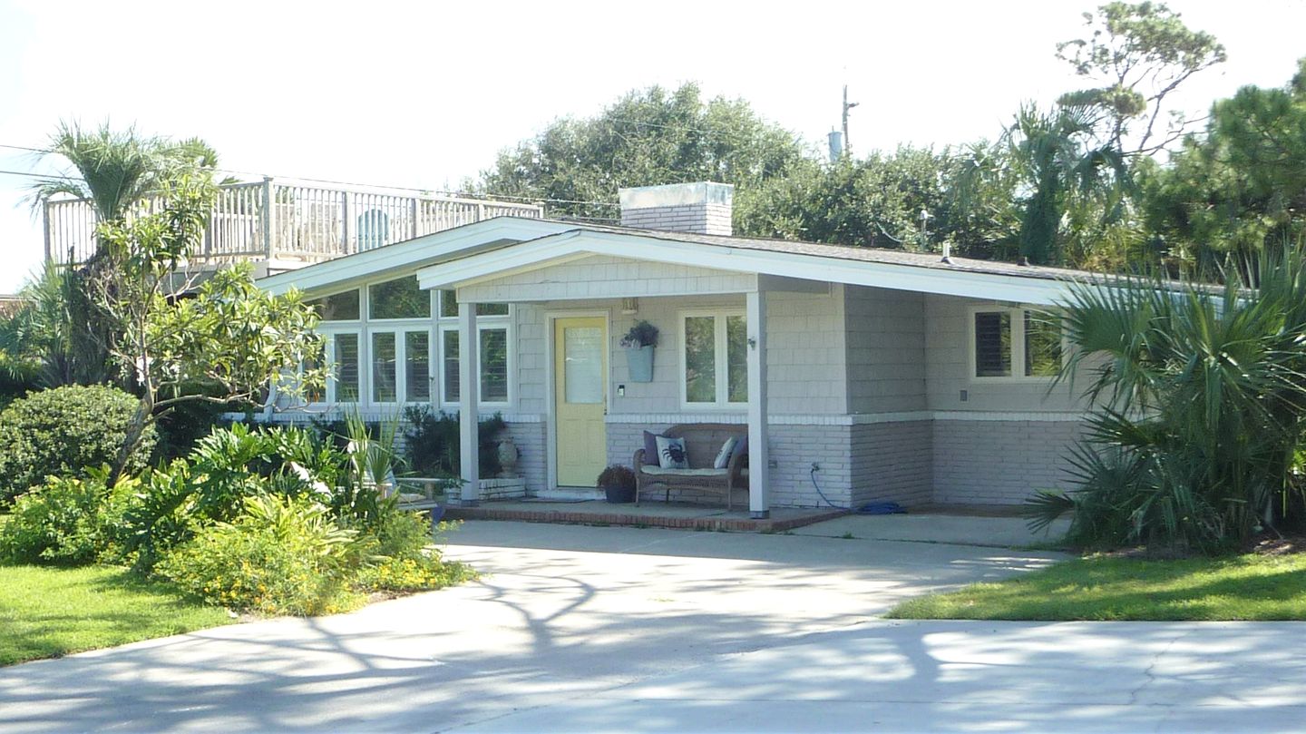 ALBRIGHT-GRACE COTTAGE | Jekyll Island, Georgia | Glamping Hub