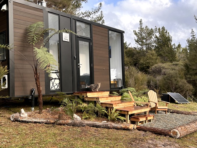 Aroha Tiny House, Tiny Houses, Takaka, New Zealand | Glamping Hub