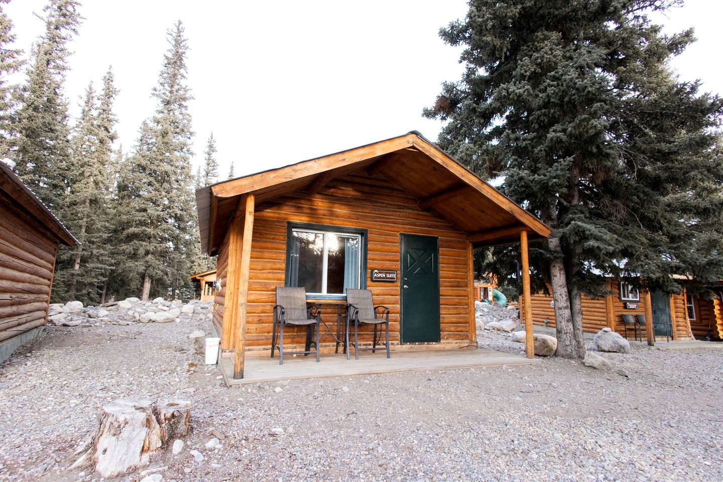 Aspen, Log Cabins, Sundre, Canada | Glamping Hub