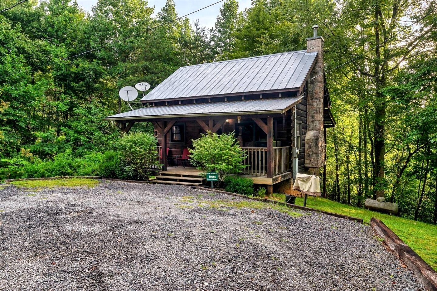Cozy Smoky Mountain Cabin with Hot Tub & Fireplace Sleeps 4 in ...