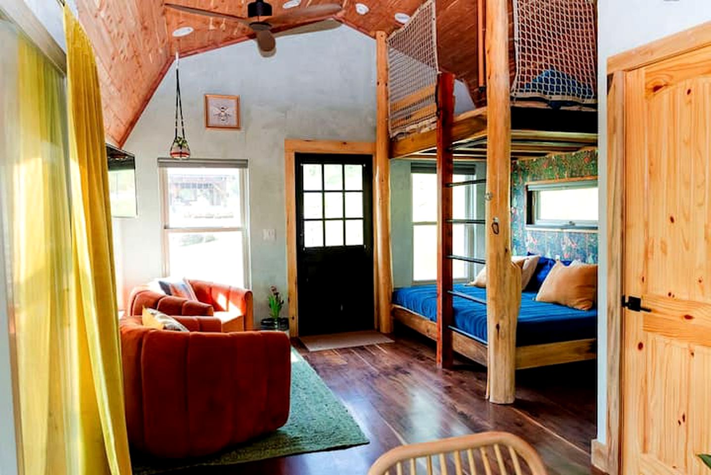 Blackbird: Mountaintop Cabin, Cabins, Chattanooga, United States of ...