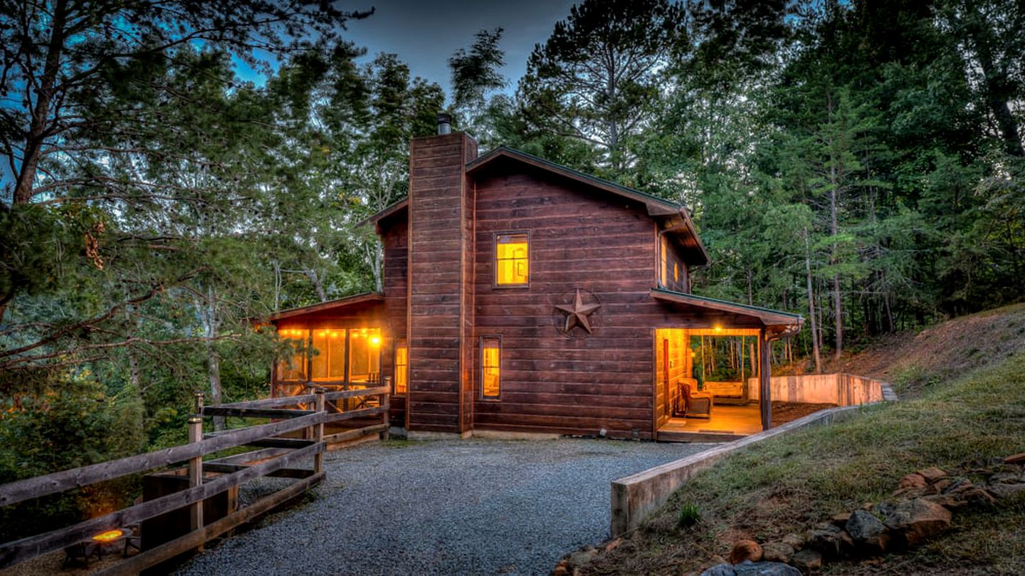 RU - Blue Chase Lodge- Pet Friendly | Overlooks Lake Blue Ridge ...