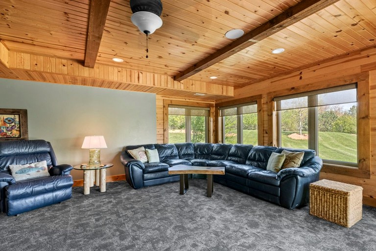 Naw-Tee Pine on Spencer Hill, Cabins, Wahoo, United States of America ...