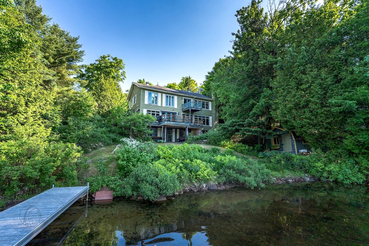 Lac Léon | spa | waterfront | Rawdon, Canada | Glamping Hub