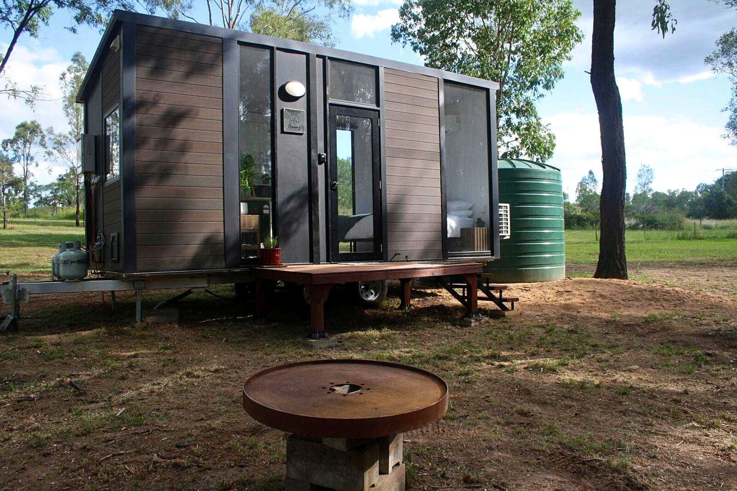 Unwind at a cozy tiny house retreat with bushland scenery, wildlife ...