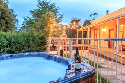 Cabins with Hot Tubs in Victoria, Australia | Glamping VIC