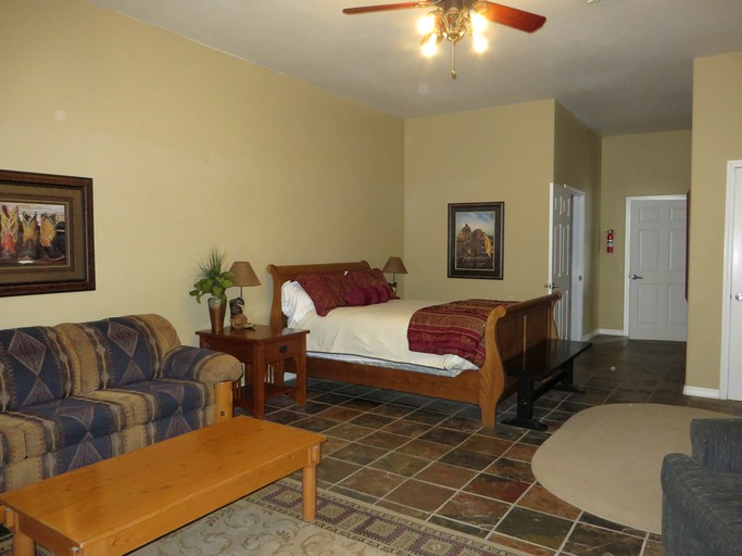 Cornucopia Lodge - Downstairs, Cabins, Halfway, United States of ...