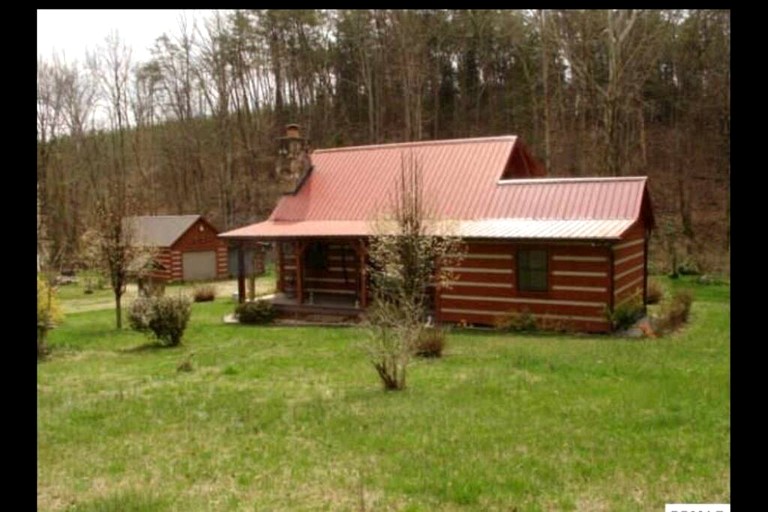 Cozy Country Cabin | Hot Tub + Outdoor Charm | Kodak, Tennessee ...