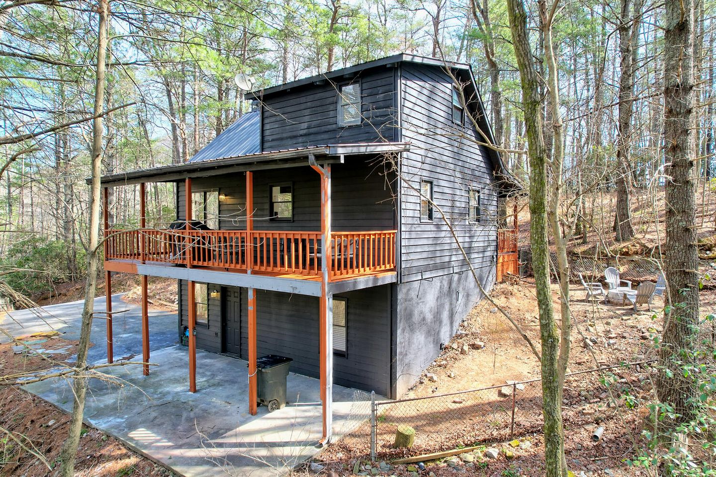 Aweku, Cabins, Helen, United States of America | Glamping Hub