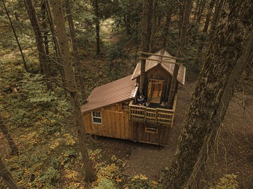 Luxury Tree Houses & Rentals | Tree House Vacations