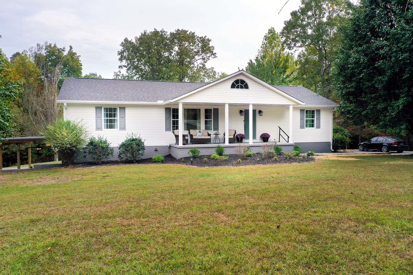 Littell Lake Spur, Cottages, Tracy City, United States of America ...