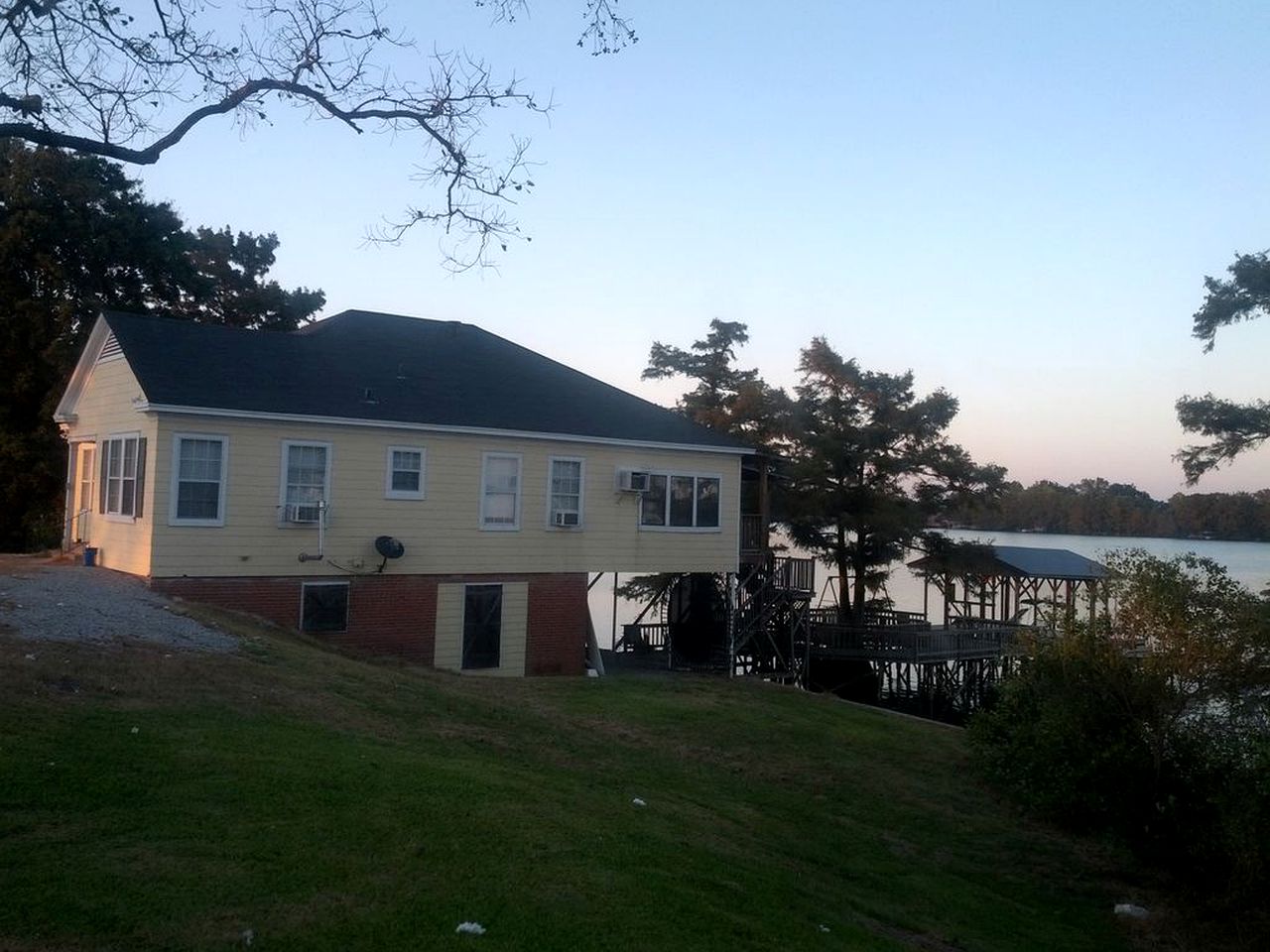 Luxury Cabin on Lake Providence, Louisiana Luxury Cabin on Lake Providence, Louisiana