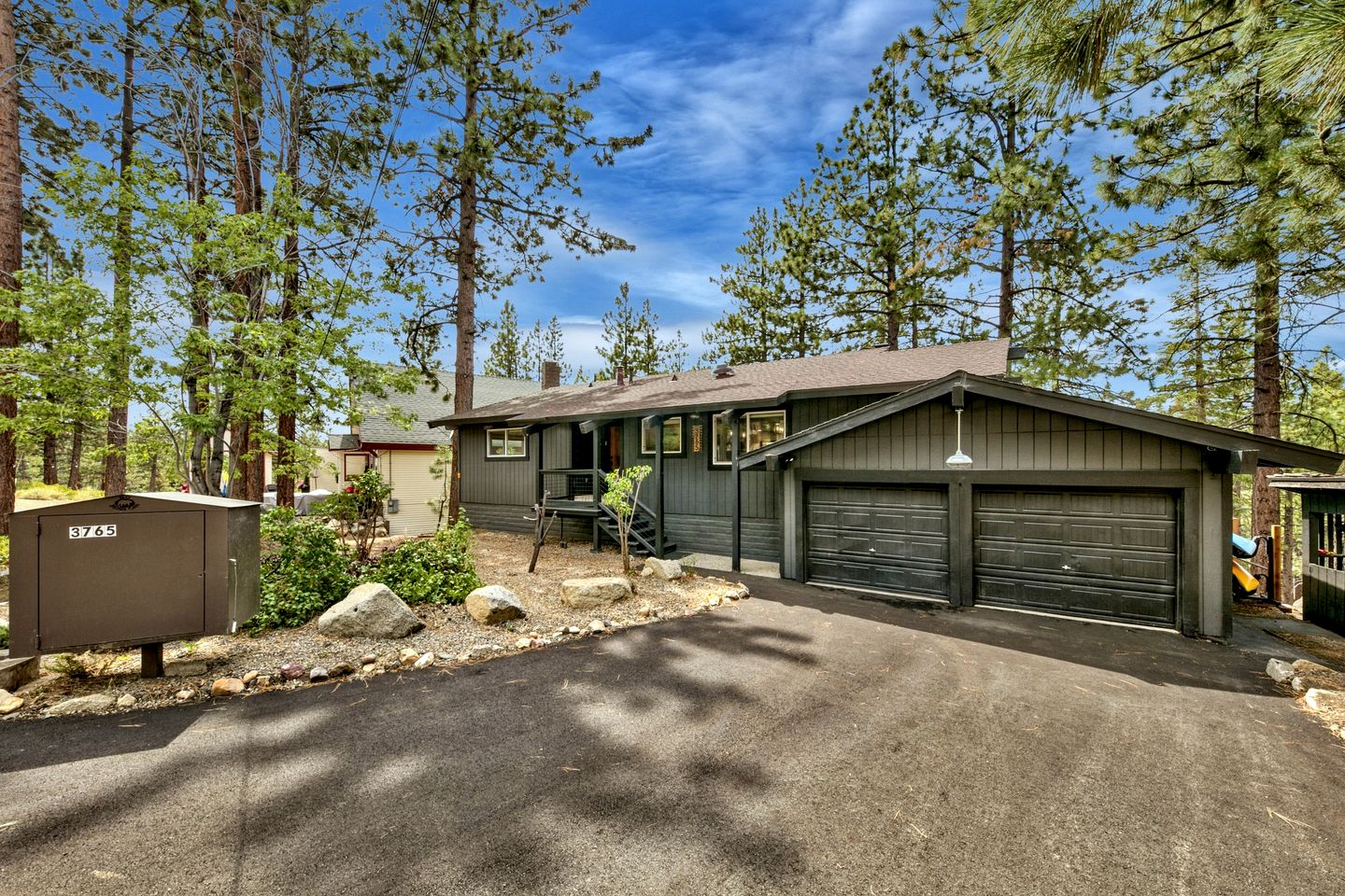 Lake Views, Hot Tub Pool Table, Close To Heavenly! 3765O | South Lake ...