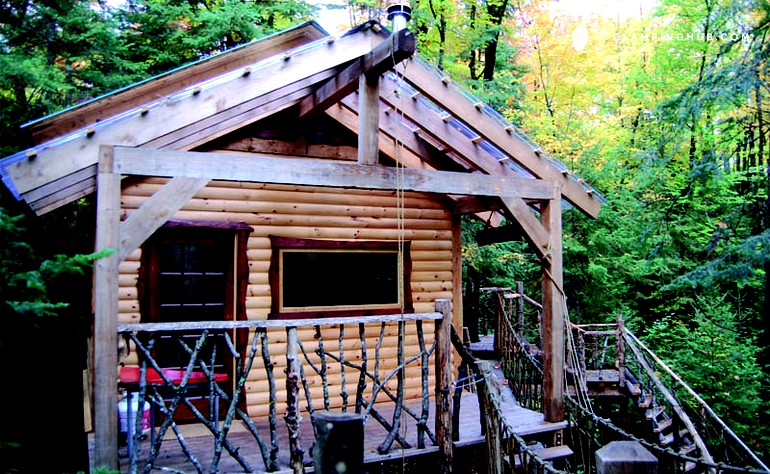 Tree House Rental in Quebec, Canada