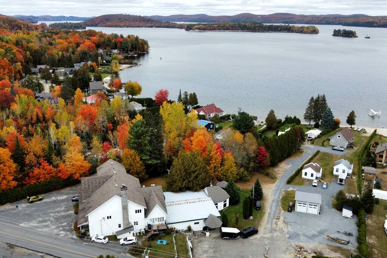 Manoir du Lac Simon- Piscine-SPA- Accès Lac Simon, Villas, Lac des ...