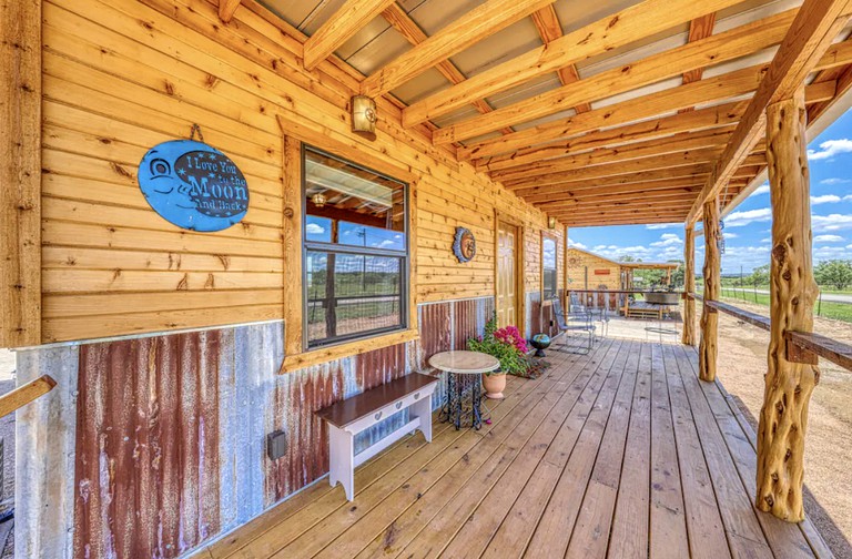 RU - Moon View, Cabins, Fredericksburg, United States of America ...