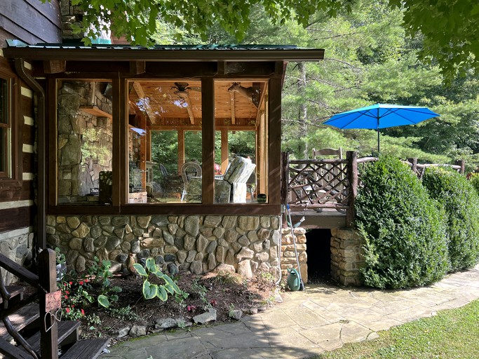 Magic Cabin: Private Petting Zoo, Firepit & Hot Tub, Cabins, Sugar ...