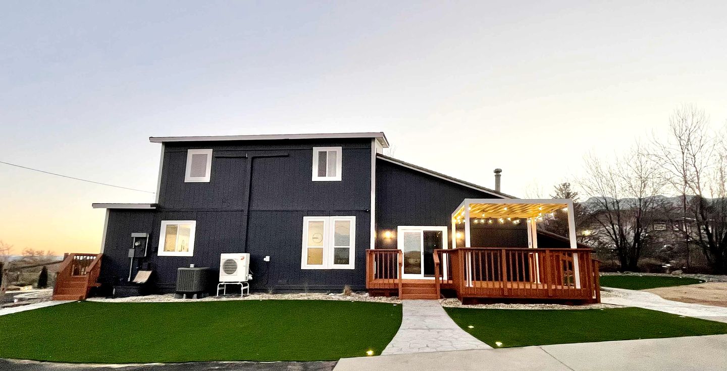 Luxury Mountain View Retreat with Swim Spa, Hot Tub & Mini Golf Sleeps ...