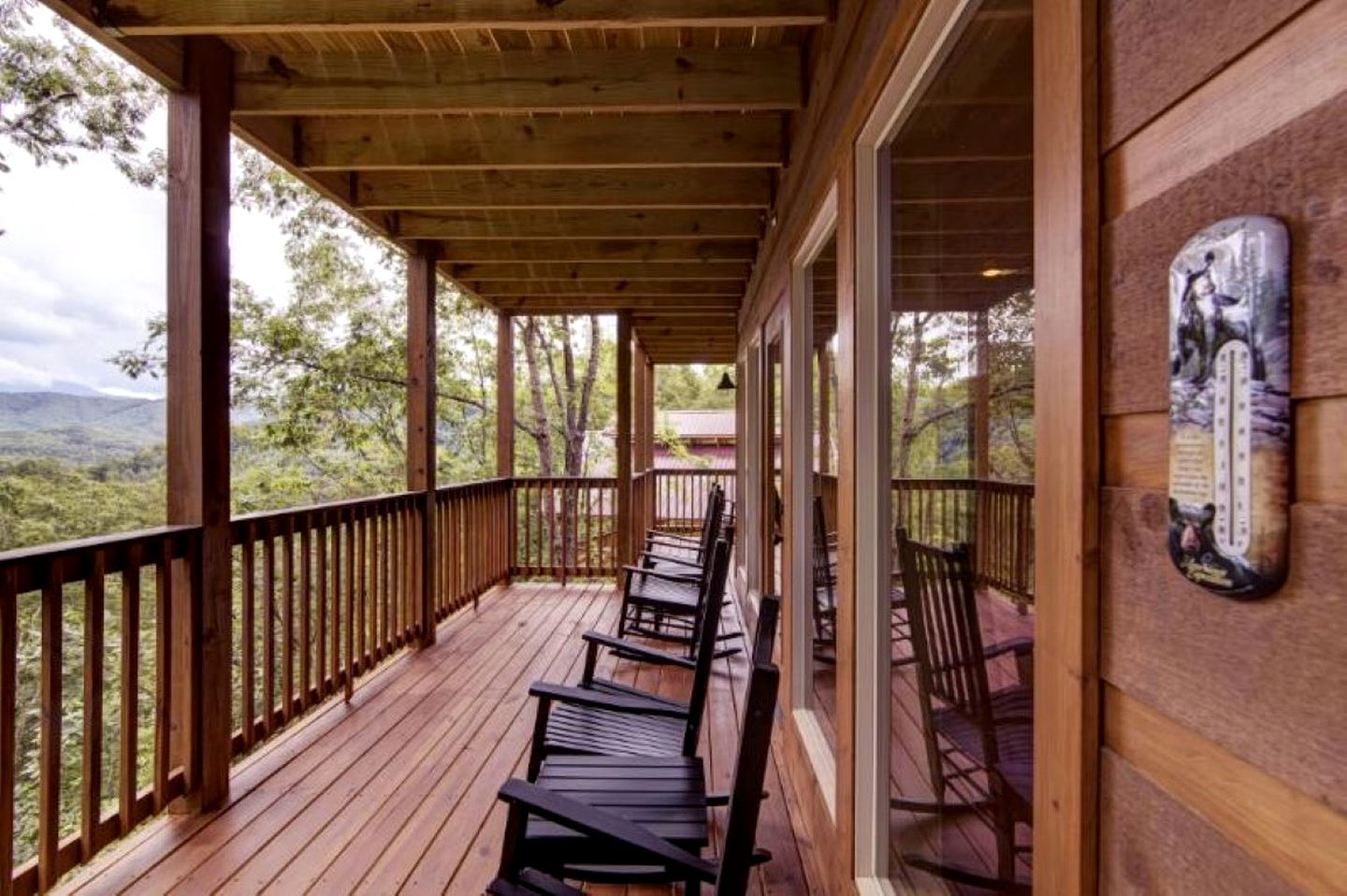Sky View Lodge - 5 Bedrooms, 5 Baths, Sleeps 16, Cabins, Pigeon Forge ...