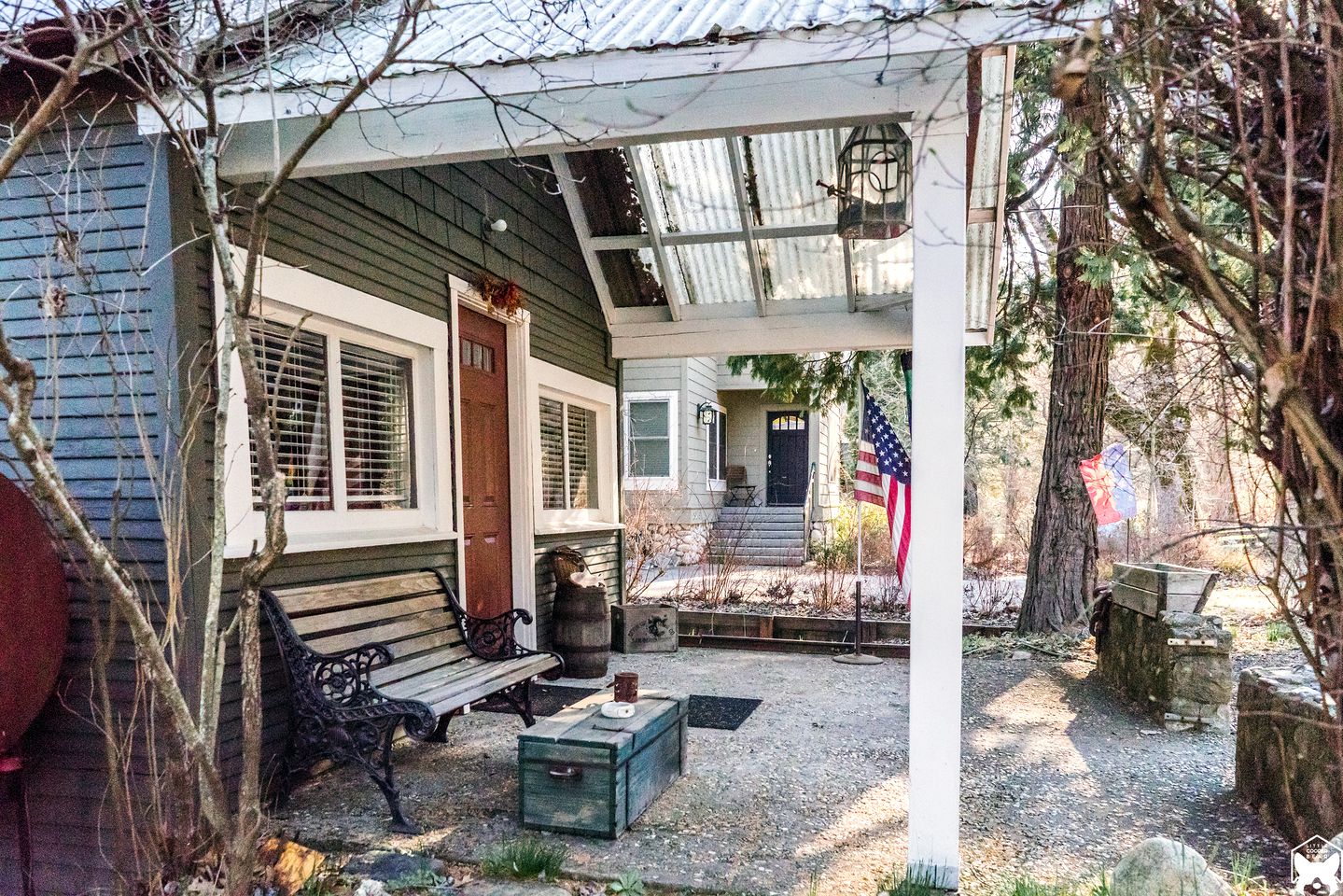 Riverside Getaway Cabin in Castella, California