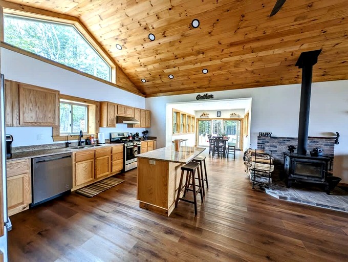 Sportsmans Waterfront Log Cabin | Ellsworth, Maine | Glamping Hub