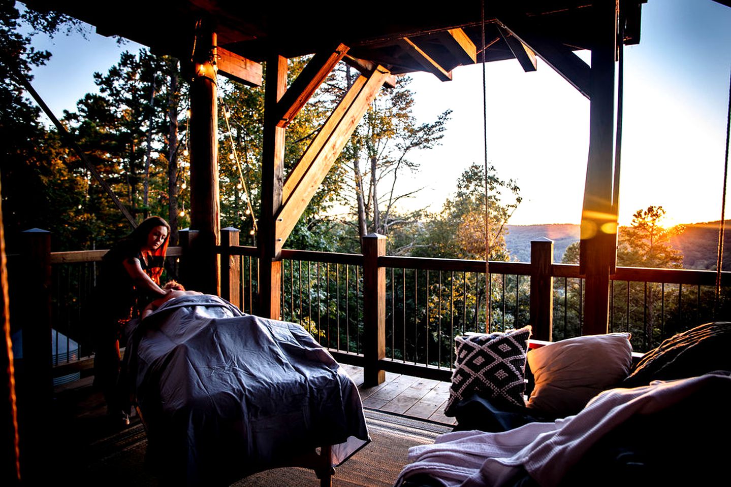 The Epic Lookout Tower, Tree Houses, Ringgold, United States of America ...