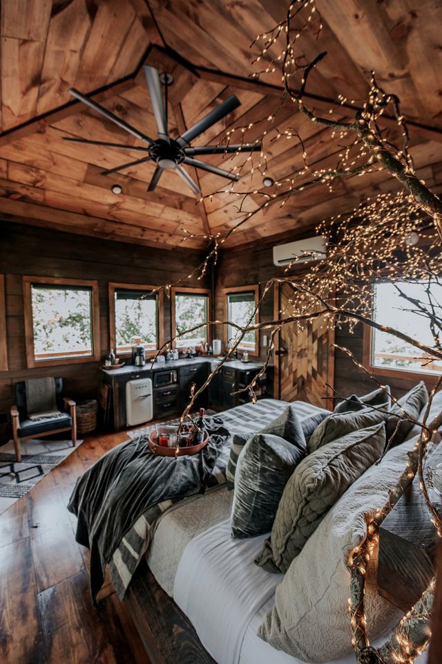 The Epic Lookout Tower, Tree Houses, Ringgold, United States of America ...