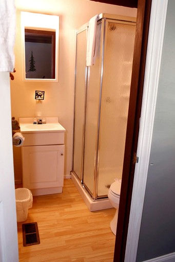 The Fish Inn on Waneta Lake, Cottages, Dundee, United States of America ...