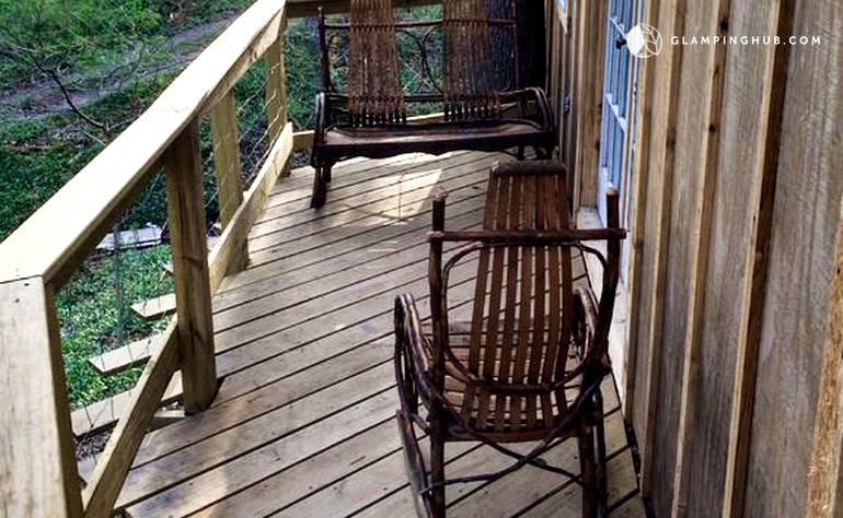 Tree House Rental in Nauvoo, Illinois
