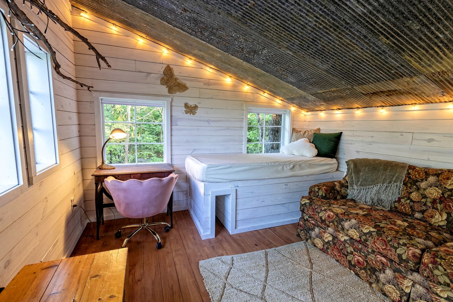 Treetop Hideaways: The Dogwood Treehouse, Tree Houses, Chattanooga ...