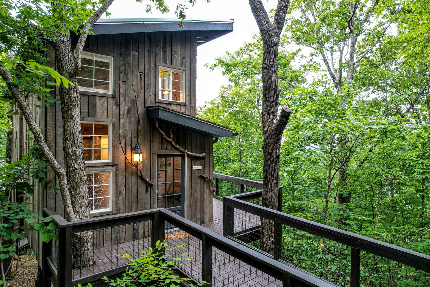 Treetop Hideaways: The Dogwood Treehouse, Tree Houses, Chattanooga ...