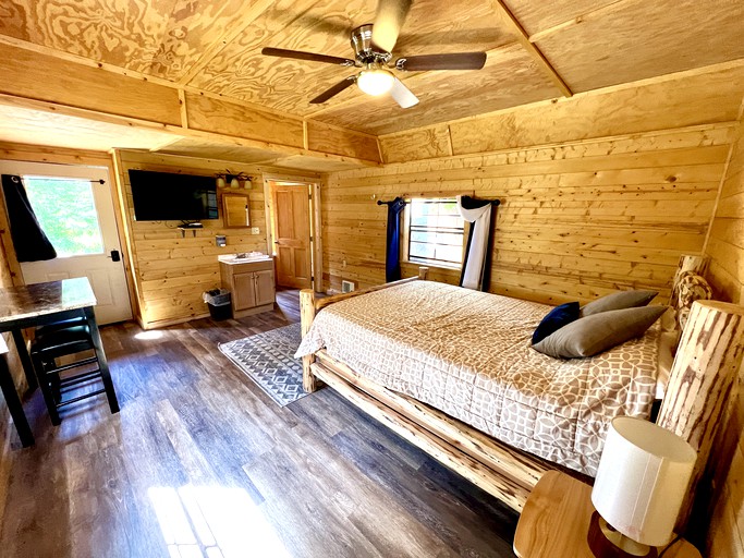 RU - Triple G’s Resort - Cabin 11, Cabins, Essex, United States of ...