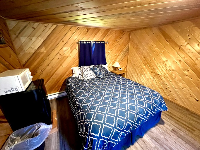 RU - Triple G’s Resort - Cabin 4, Cabins, Essex, United States of ...