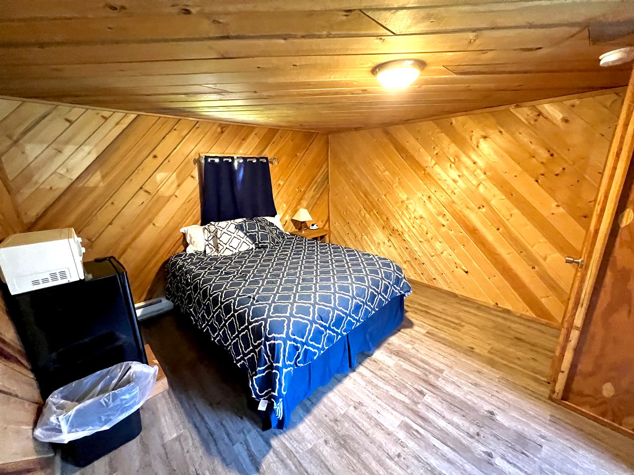 RU - Triple G’s Resort - Cabin 4, Cabins, Essex, United States of ...