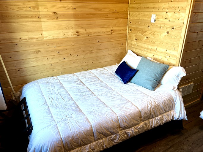 RU - Triple G’s Resort - Cabin 8, Cabins, Essex, United States of ...