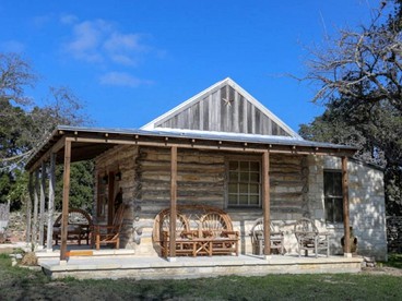Romantic Cabin Getaways in Texas Hill Country | Getaways for Couples