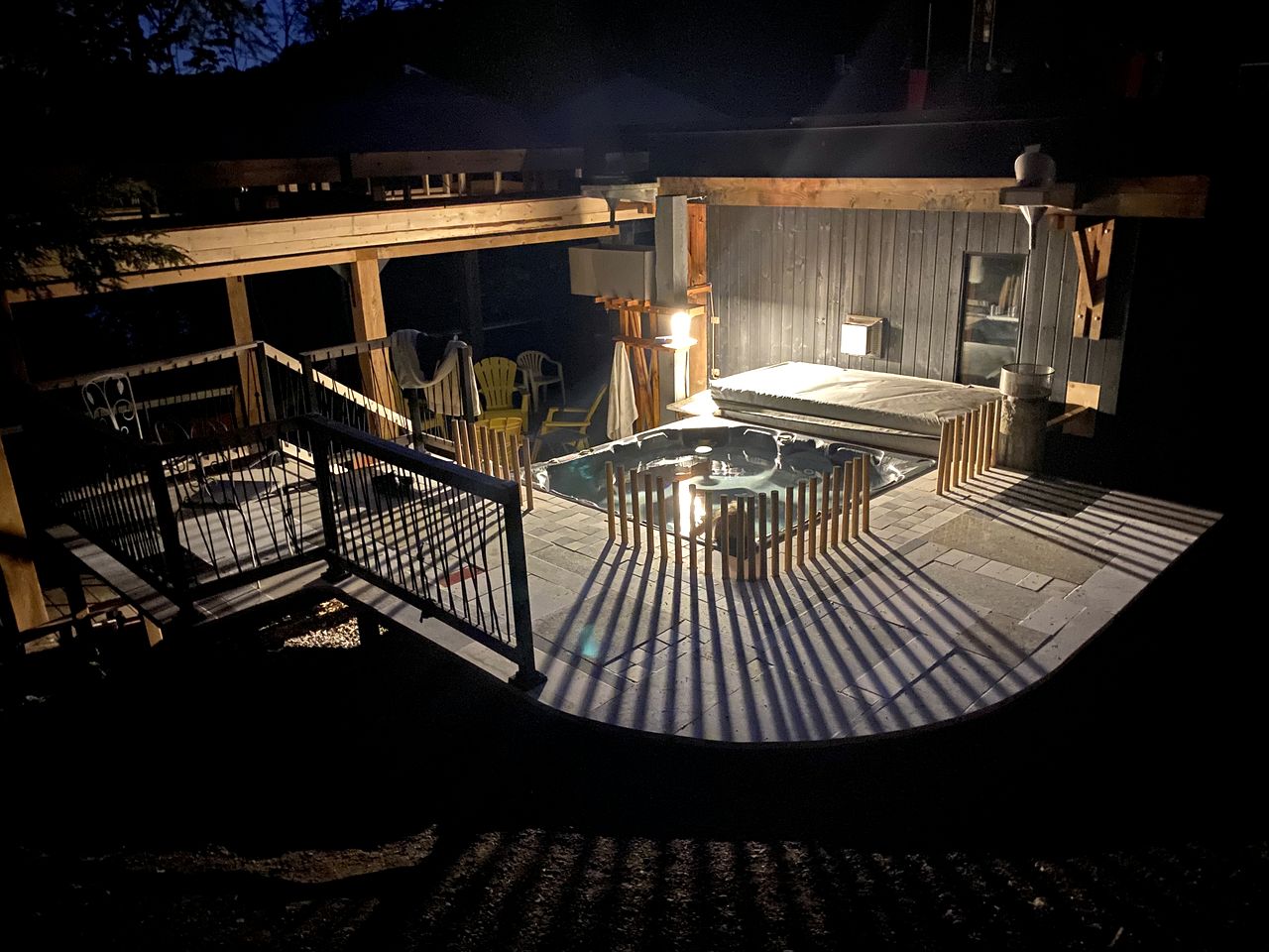 Friendly Fires Getaway, Cottages, Val des Monts, Canada | Glamping Hub