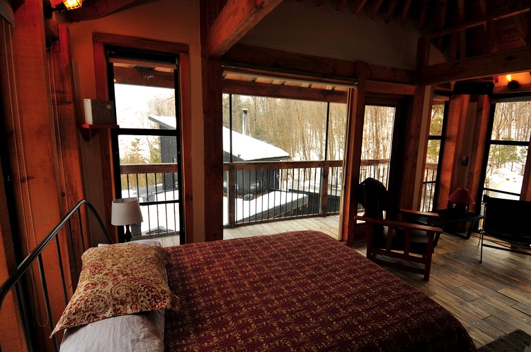 Friendly Fires Getaway, Cottages, Val des Monts, Canada | Glamping Hub