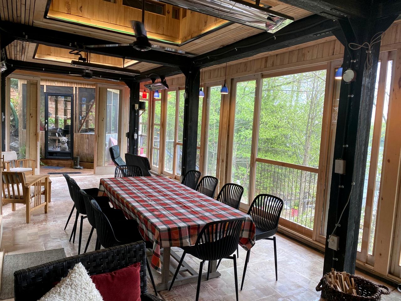 Friendly Fires Getaway, Cottages, Val des Monts, Canada | Glamping Hub