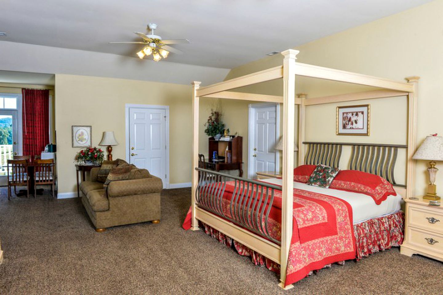 Whitestone Country Inn, Nature Lodges 27225, Kingston, United States of ...