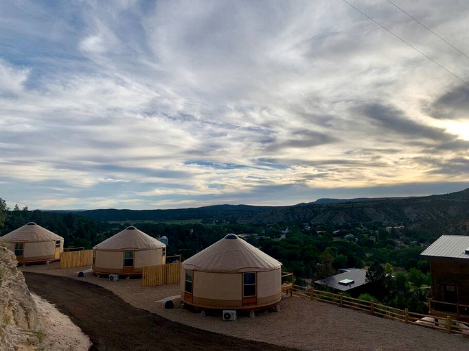 RU - East Zion Resort - Yurt Overlook at East Zion Resort #4 (2 King ...